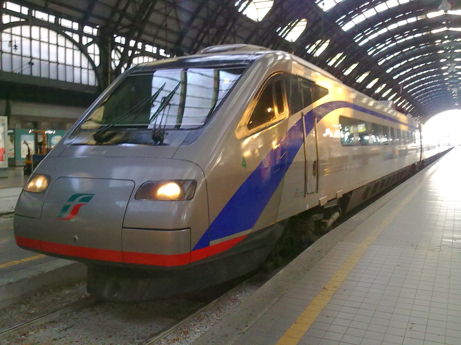 Sentire Italia / Sentir Itália: Gottardo - Comboio com vista sobre os Alpes